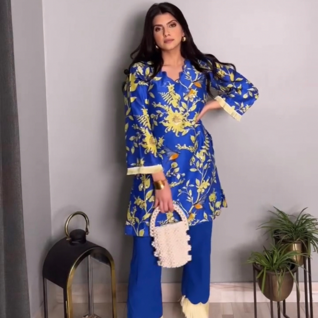 Dhriti Mehra in Masakali- Blue Short Kurta - Set of 2 – The Chrkha